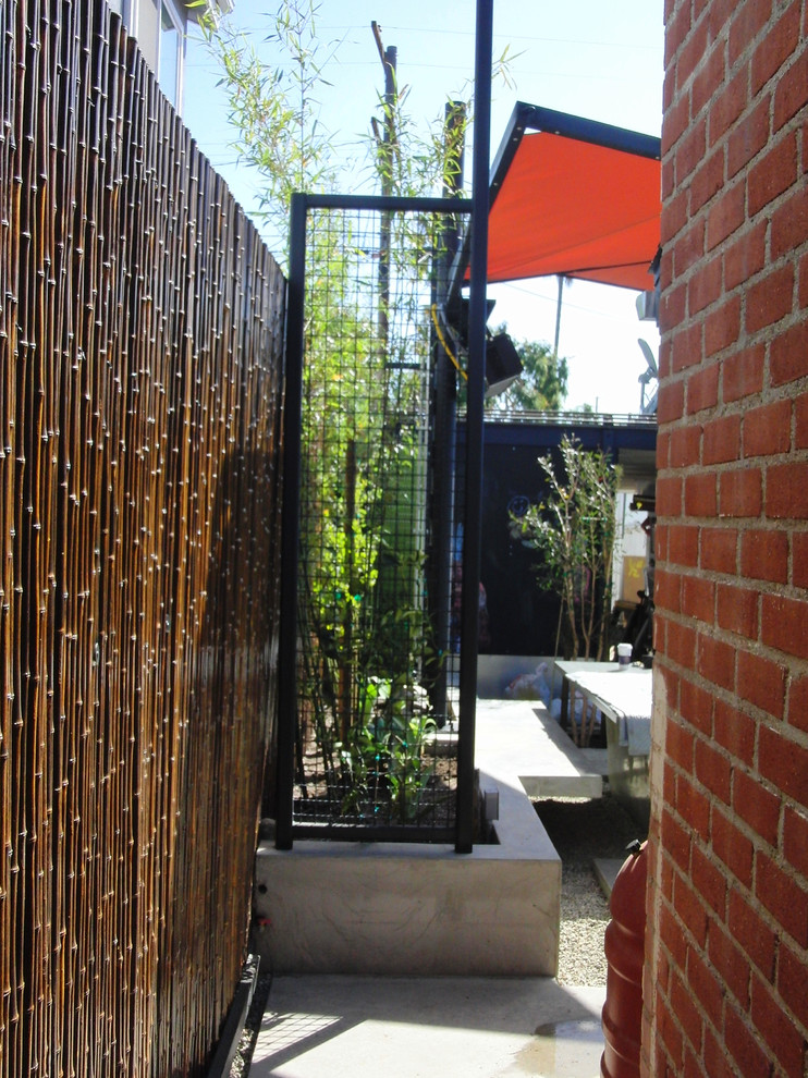 Kronen Residence Garden Den - Beach Style - Exterior - Los Angeles - by ...