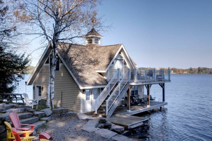 Lake Muskoka Cottage - Traditional - Exterior - Toronto - by Cassis ...