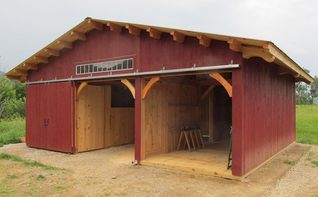 Lincoln Timber Frame Horse Barn - Craftsman - Façade - Burlington - par ...