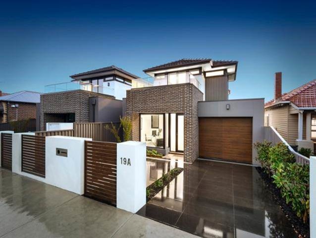 Luxury townhouses - Modern - House Exterior - Melbourne - by ROBERT ...