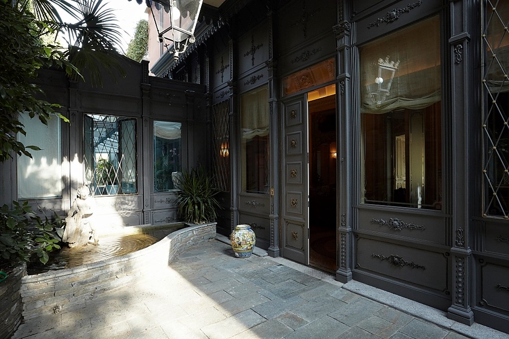 Magical Italian Lake House - Classique - Façade - Milan - par Ethnic ...