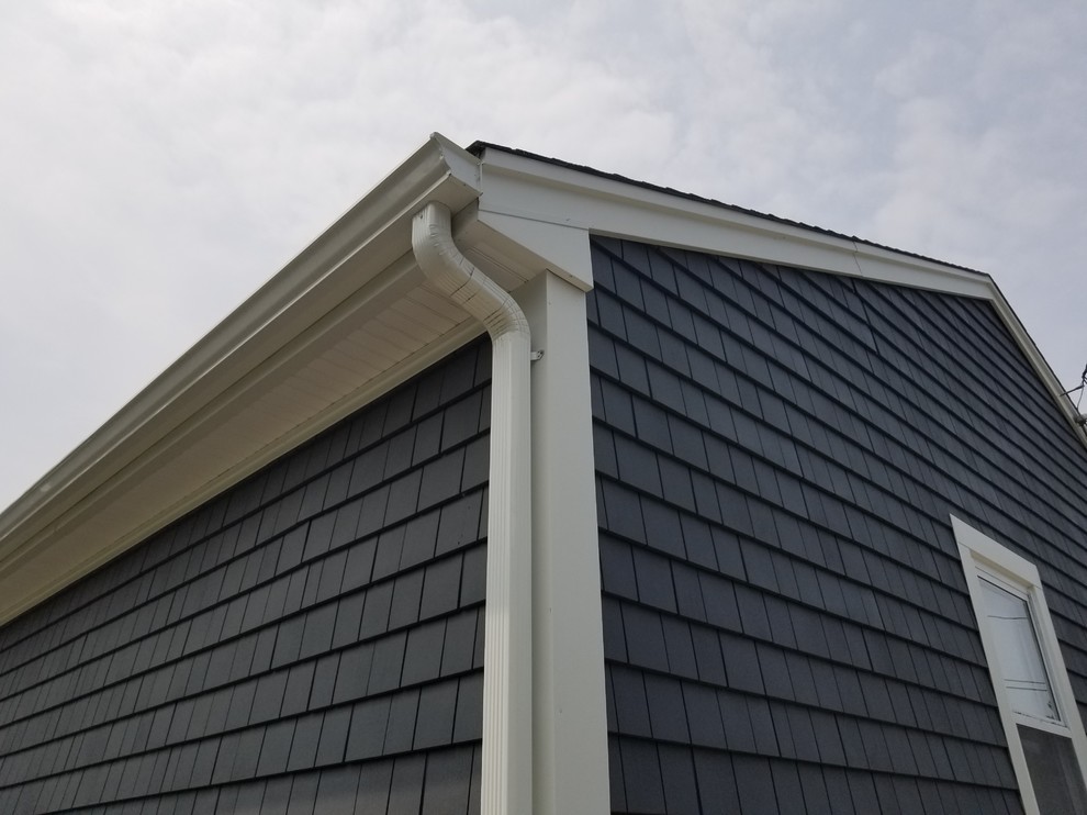 Mastic Cedar Discovery Vinyl Siding and TimberTech Rail System, Wareham ...