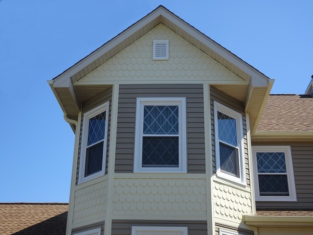 Mastic Siding - Pebblestone Clay color , Shake - Classic Cream color ...