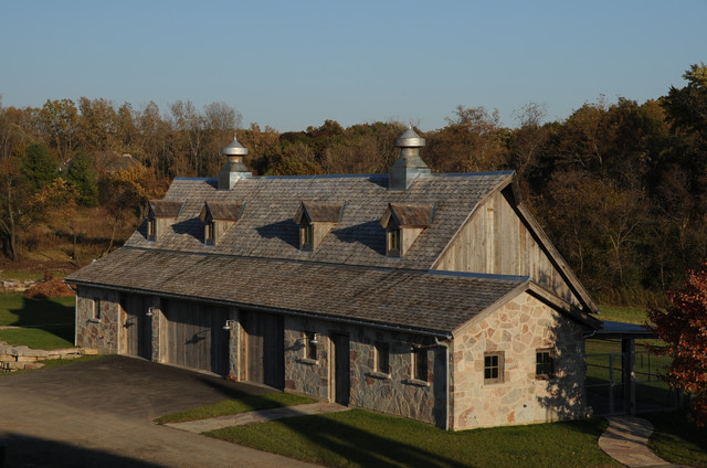 Midwestern Farm Estate - Home & Barn - Country - Exterior - Chicago ...