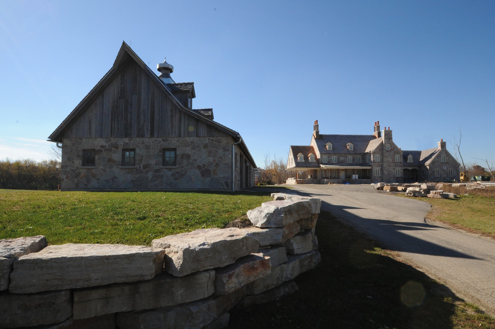 Midwestern Farm Estate - Home & Barn - Farmhouse - Exterior - Chicago ...
