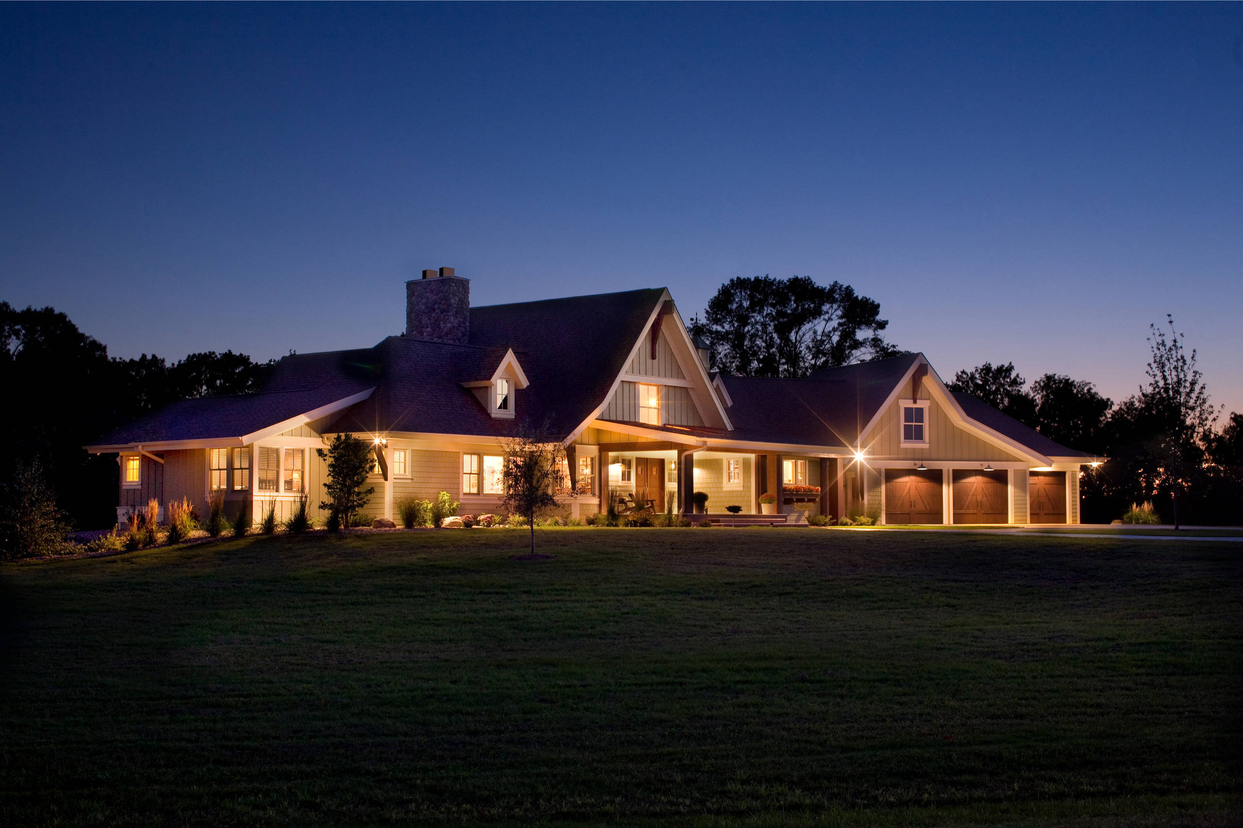 Roots of Style: American Farmhouses Pay Tribute to Regional Traditions