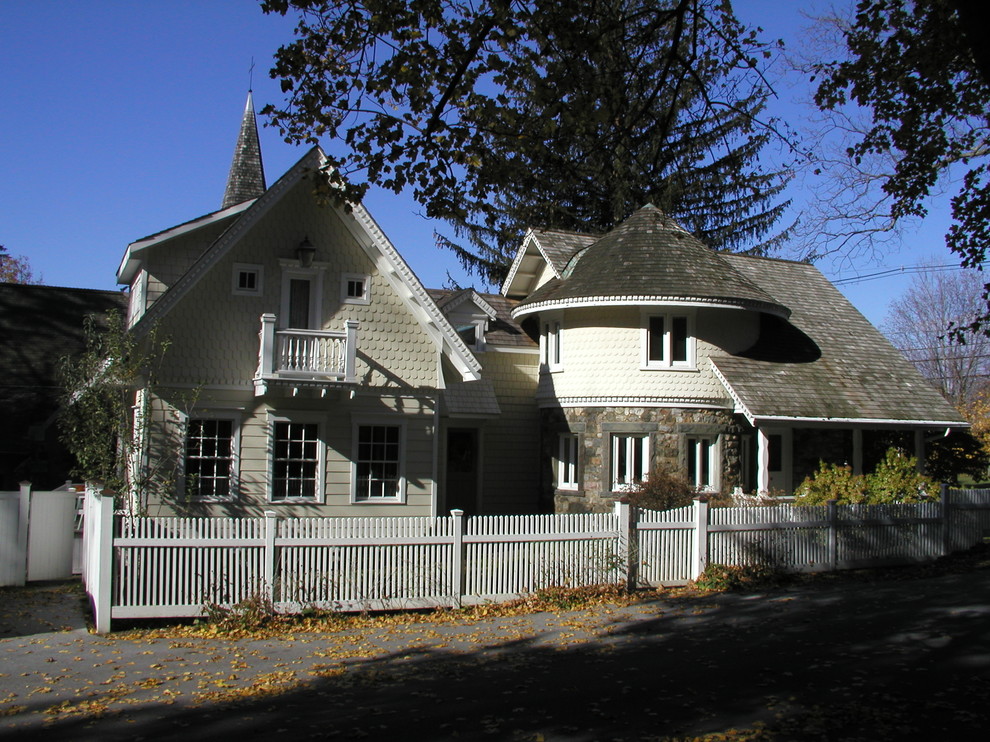 Millbrook Gatehouse - Traditional - Exterior - New York - by Daniel ...