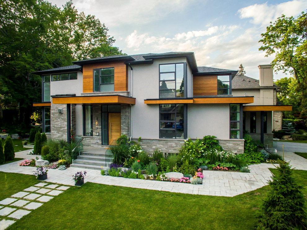 Modern and airy suburban home - Etobicoke, ON - Modern - Exterior ...