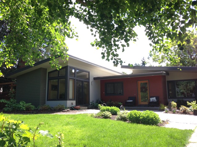 Modern Curb Appeal - Midcentury - House Exterior - Portland - by m.o ...