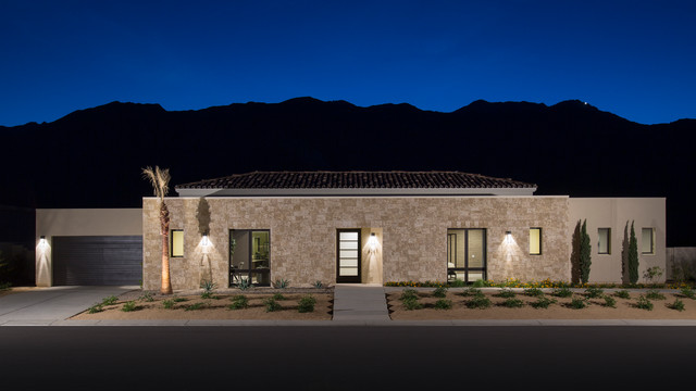 Desert Villa Homes Desert Villa With Southwestern Landscaping And