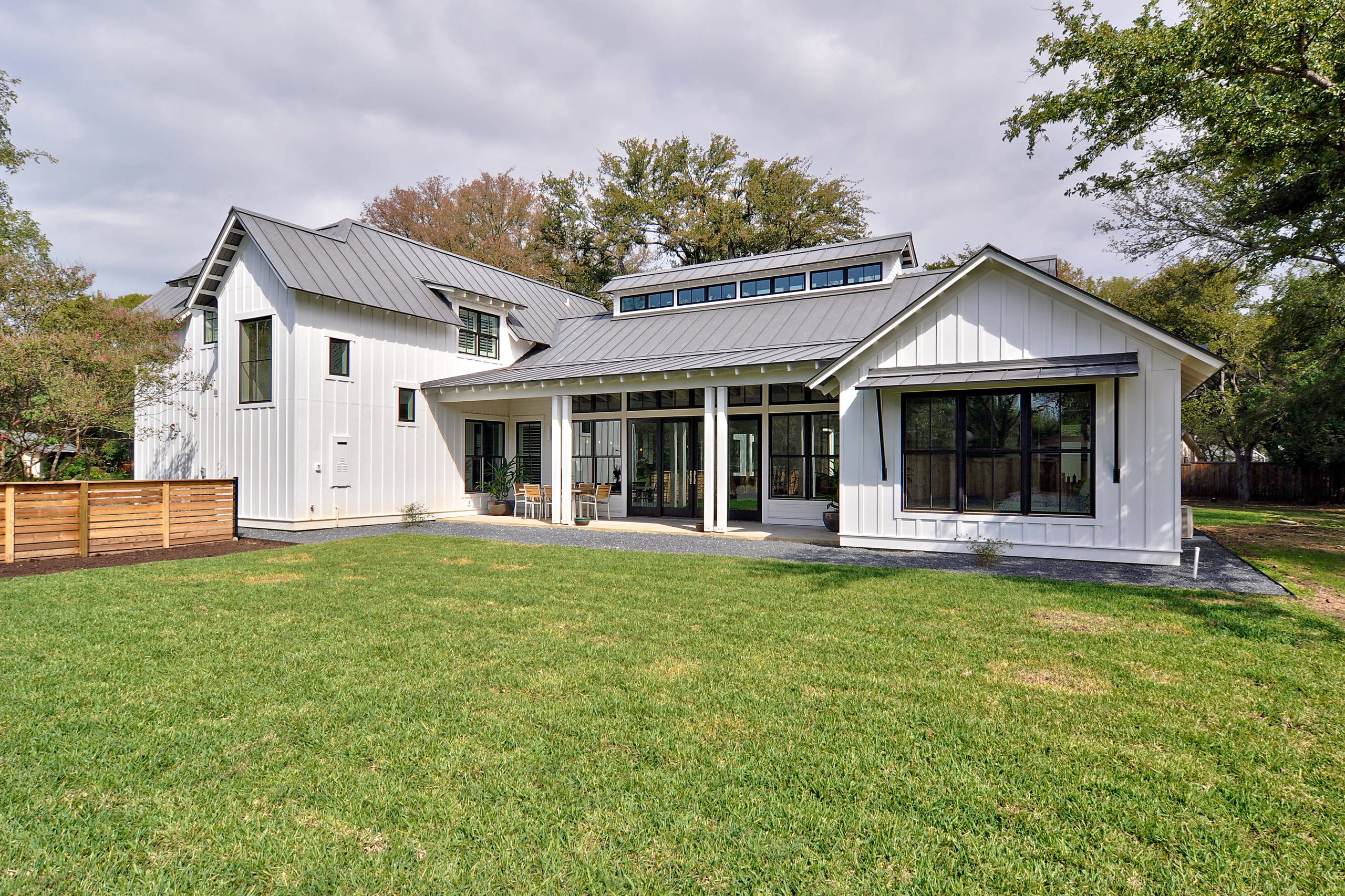 Farmhouse Metal Roof With Stucco