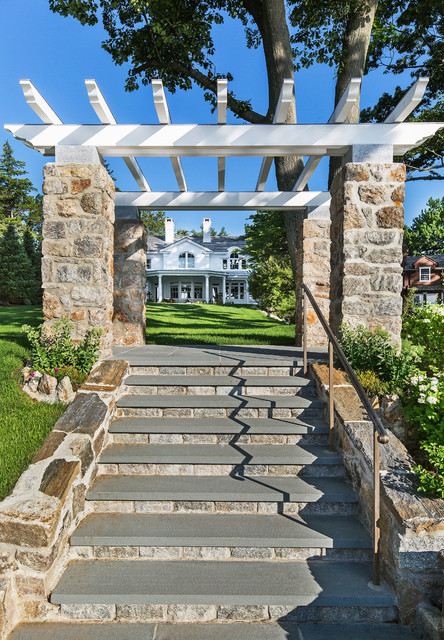 Modern Shoreline Colonial - Fusion - Exterior - New York - by Wadia ...