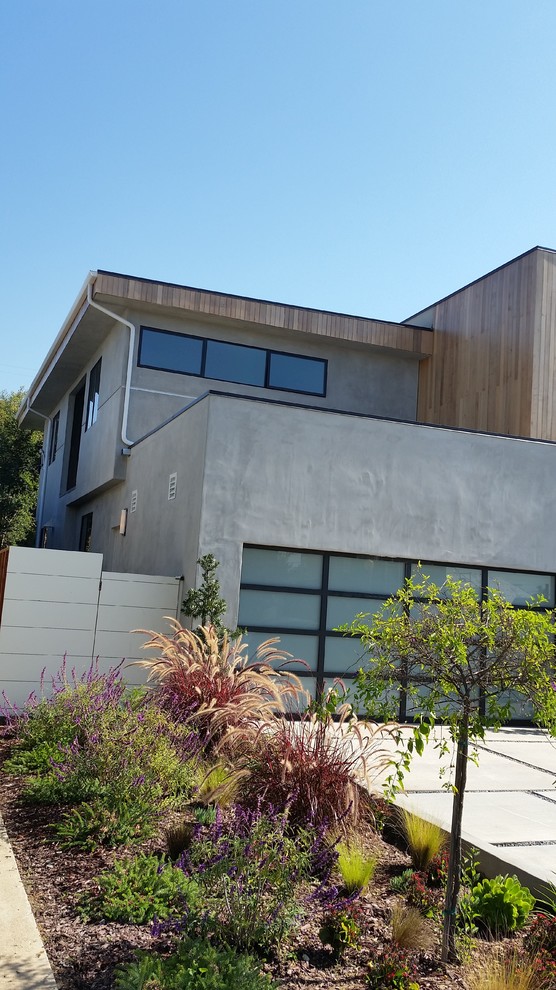 Modern Style Homes , Round Downspouts,Square Collector Boxes,Angle ...