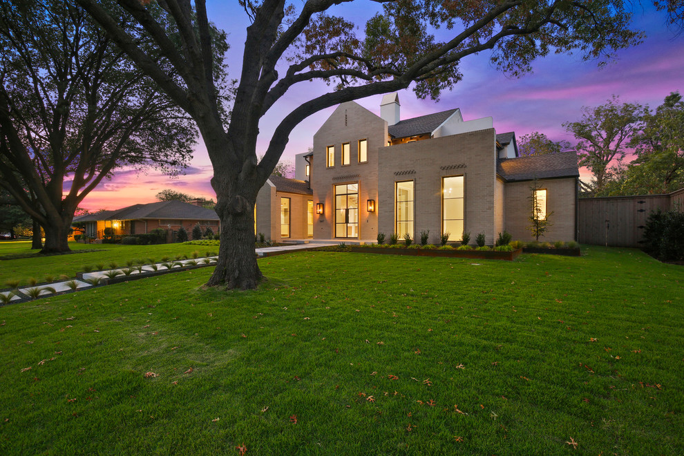 Modern Villa - Modern - House Exterior - Dallas - by Tanner Homes ...