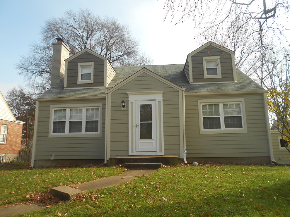Monterey Taupe Hardie Siding w/ Nichiha Shake painted Timberbark in ...