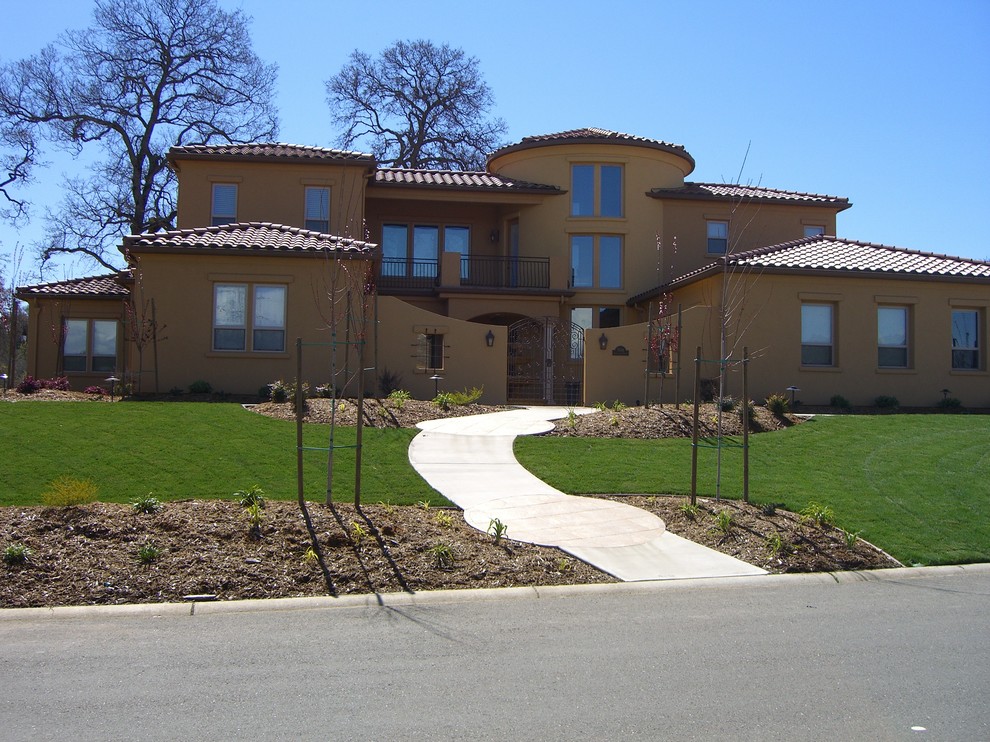 More Serrano Houses by Impluvium - Mediterranean - Exterior ...