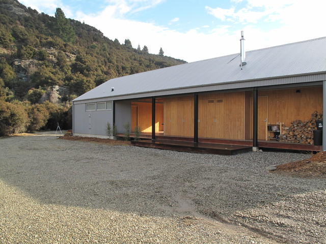 Mount Iron House - Transitional - Exterior - Dunedin - by Design & Make ...