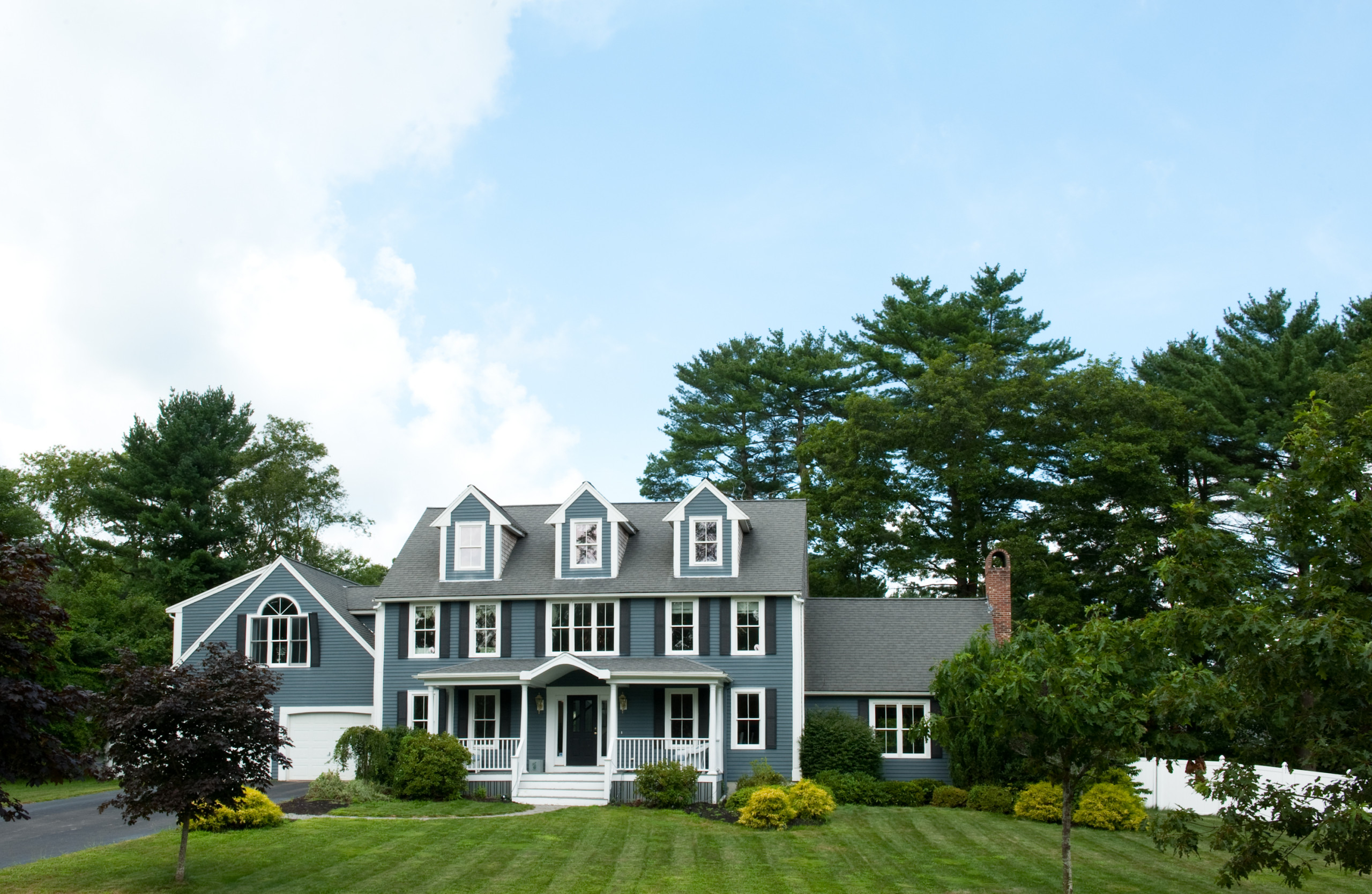 My Houzz: A Basic Builder Home Gets the Glam Treatment