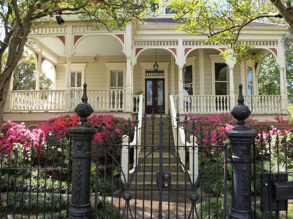 My Houzz: Art and Antiques in a Louisiana Center-Hall Cottage ...