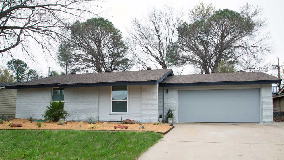 My Houzz: Refreshing Makeover for a 1960s Ranch in Texas - Midcentury ...