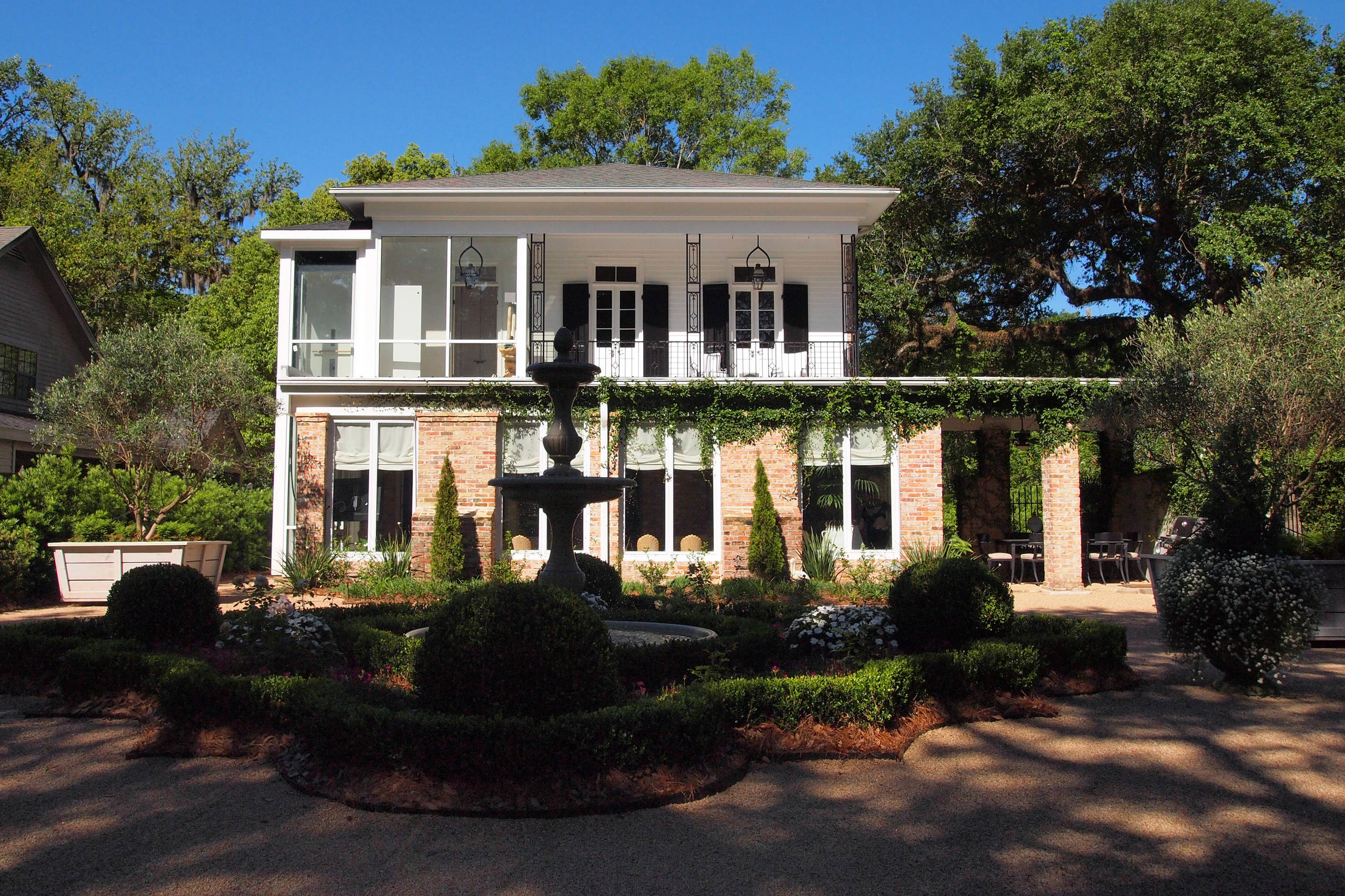 My Houzz: Stately Southern Charm in a Federalist-Style Home