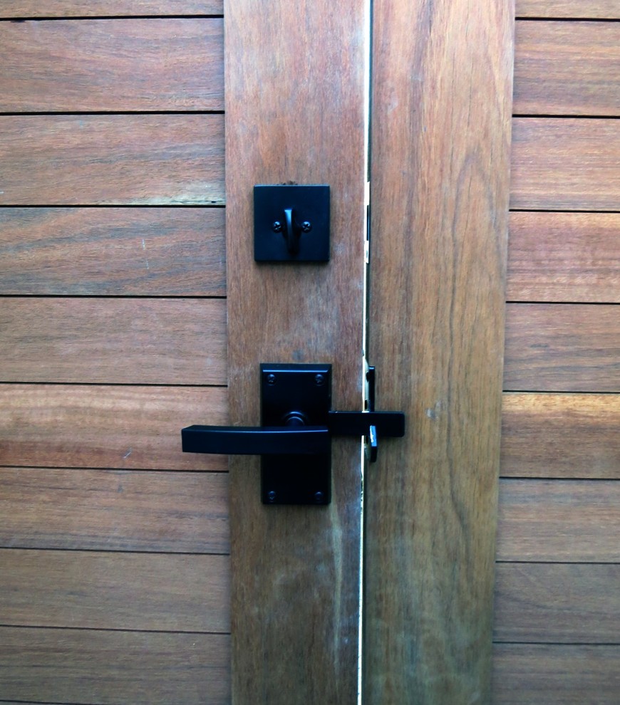 Nero Contemporary Gate Latch with Square Deadbolt - Contemporary ...