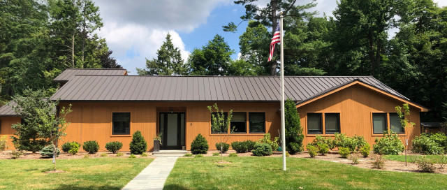 New California Ranch - Exterior - New York - by Rosen Kelly Conway ...