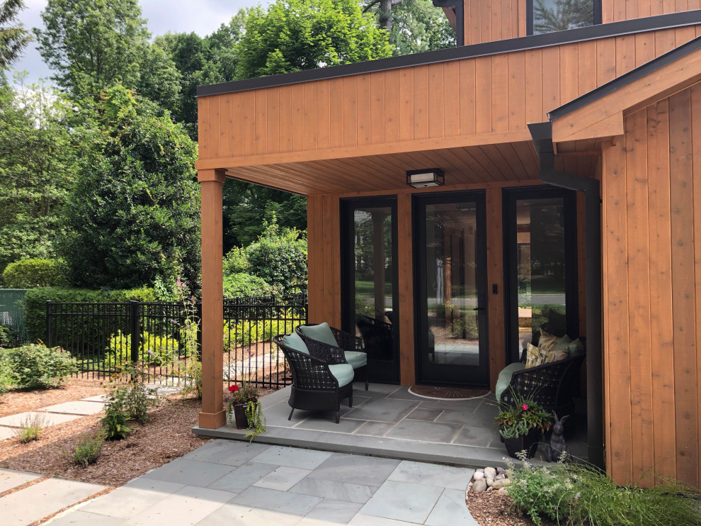 New California Ranch - House Exterior - New York - by Rosen Kelly ...