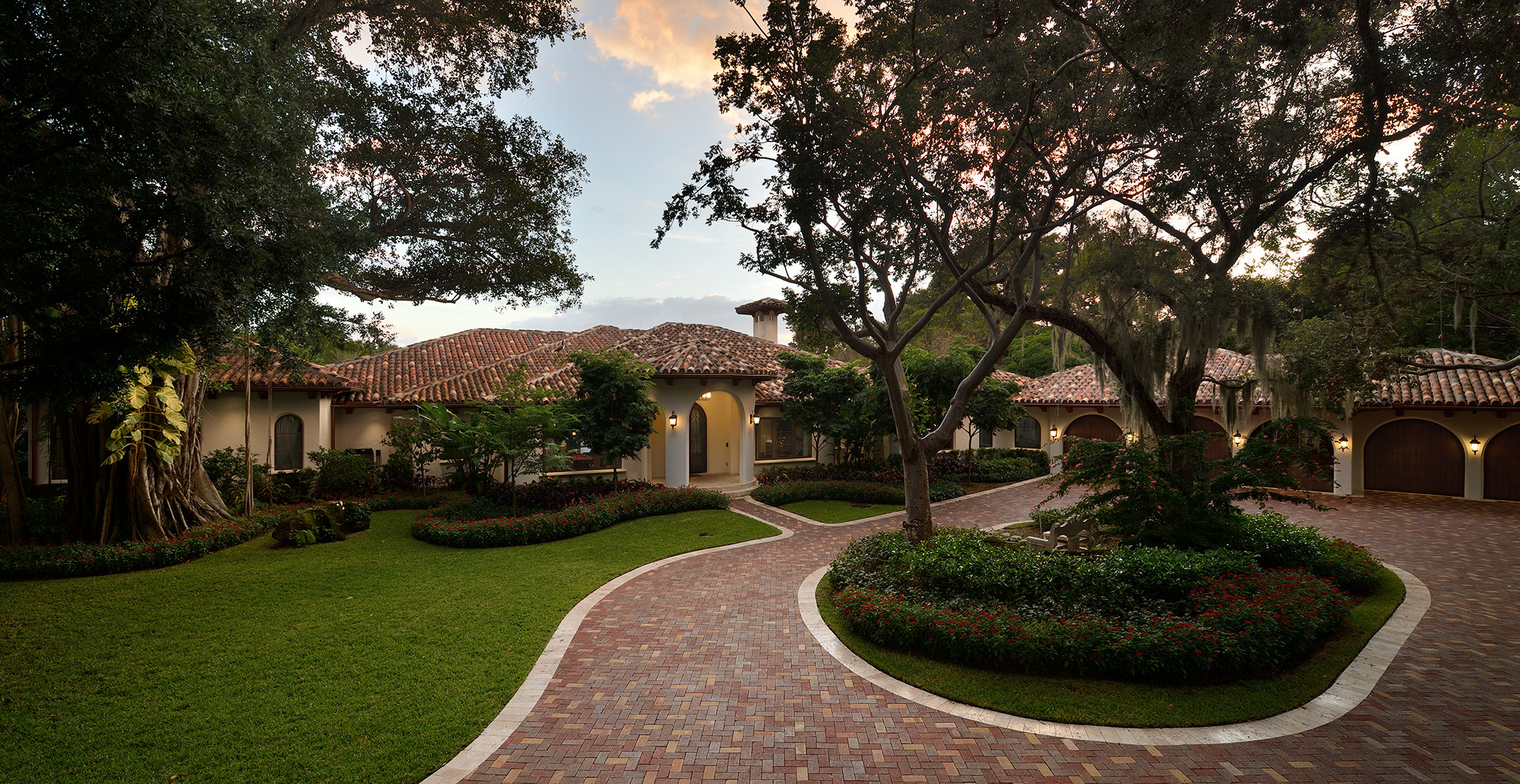 Spanish Hoe Driveways Spanish Driveway Photos & Ideas | Houzz