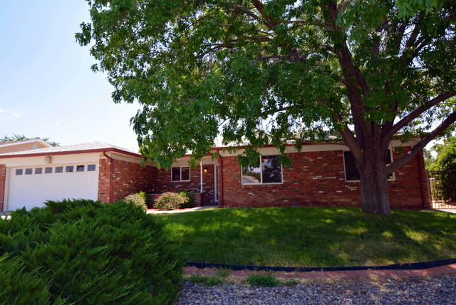 New Holiday Park Updated Brick Ranch Home Staging Photos - Traditional ...