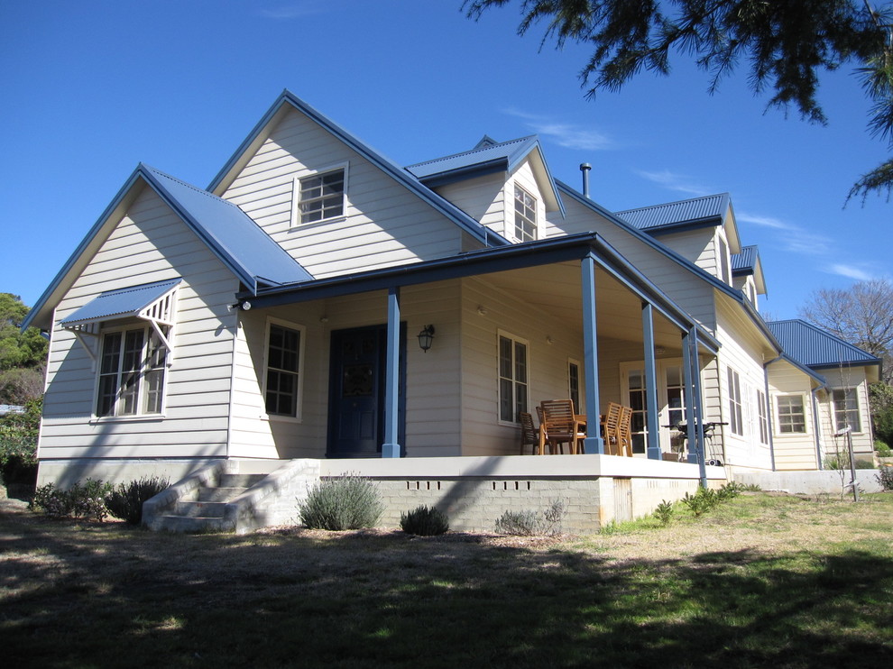 New Weatherboard Home in Bundanoon - Traditional - Exterior - Sydney ...