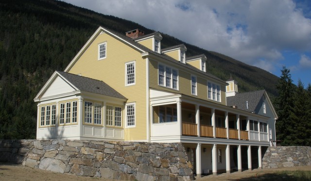 Oaker Phillips - Country - House Exterior - Burlington - by Connor Mill ...