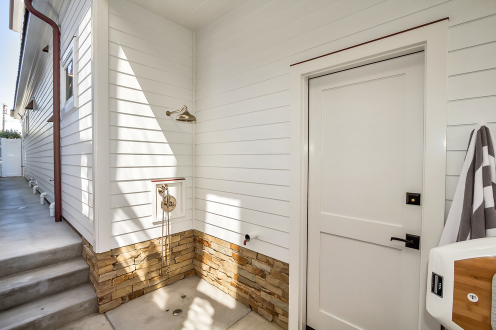 One One Five - Beach Style - Exterior - Orange County - by Ian Harrison ...