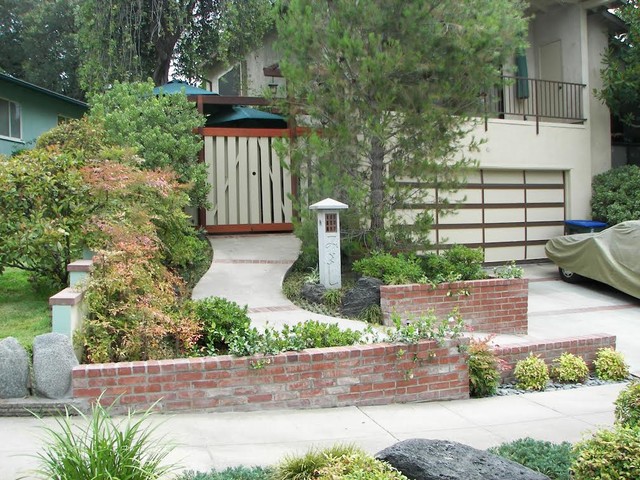 Our Work - Traditional - House Exterior - Los Angeles - by Krier ...