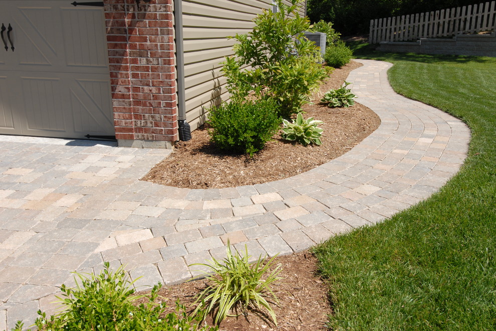 Outdoor Landscaping & Patio Ideas - Traditional - Exterior - St Louis ...