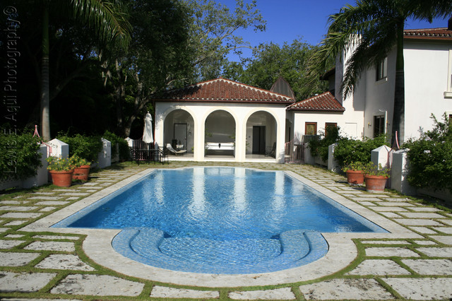 Palladian Paradise - Mediterran - Pools - Miami - von Bell Landscape ...