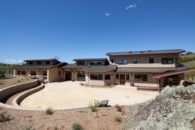 Passive Solar Straw Bale Residence - Moderno - Fachada - San Luis ...