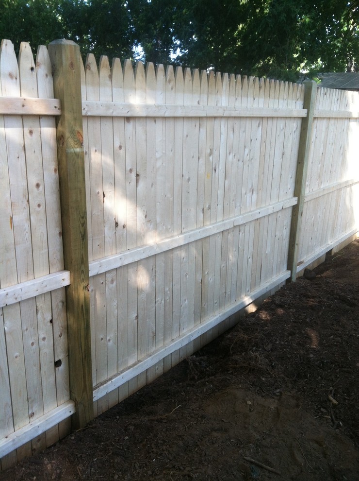 Plainville | Signature Stockade Fence Design - Transitional - Exterior ...