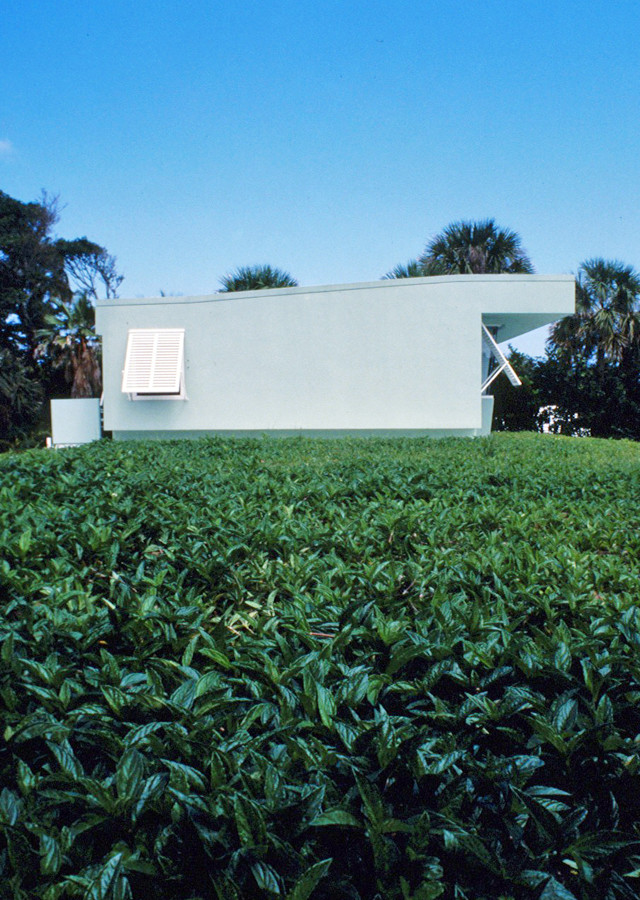 Planted Roof - Modern - Exterior - Los Angeles - by hughesumbanhowar ...