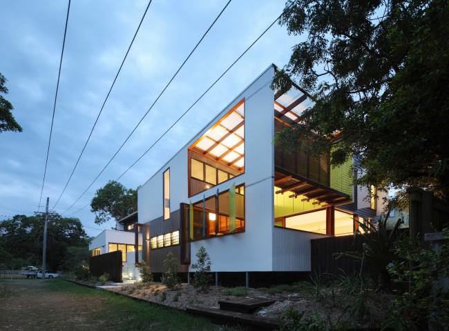 Pod Style Architecture on Stradbroke Island by Shaun Lockyer Architects ...