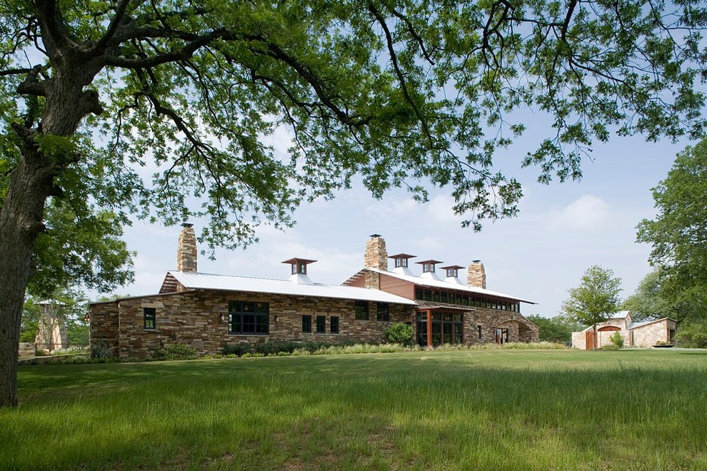 Ranch House - Farmhouse - Exterior - Austin - by Foursquare Builders ...