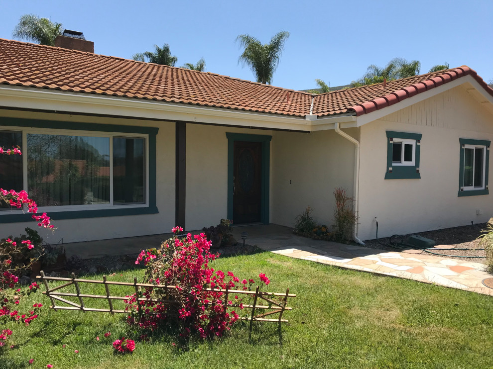 Ranch Style Homes Before and After - Classique - Façade - San Diego ...