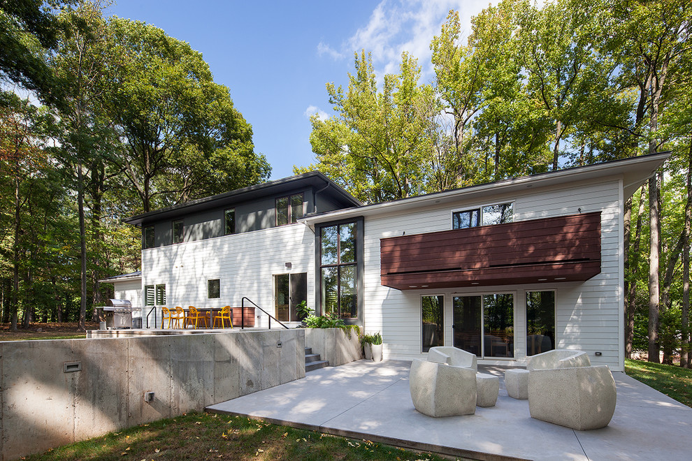 Rear with split level patios - Minimalistisch - Häuser - Philadelphia ...