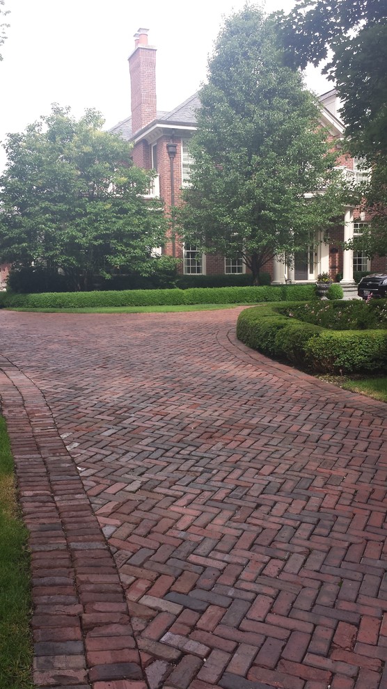Red Clay Paver Driveway - Classique - Façade - Chicago - par Stockyards ...