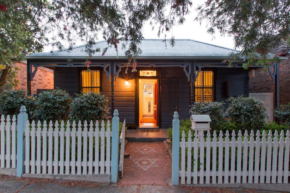 restored beautiful traditional weatherboard cottage front - Traditional ...