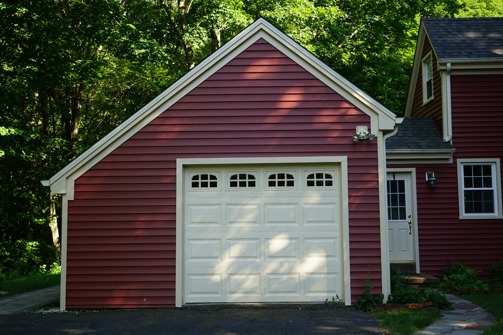 Royal Woodland Rustic Red Siding installed by Sidetex in Mount Carmel ...
