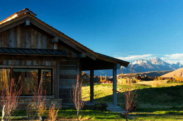 Rustic Ranch Home - Montagne - Façade - Autres périmètres - par Altius ...