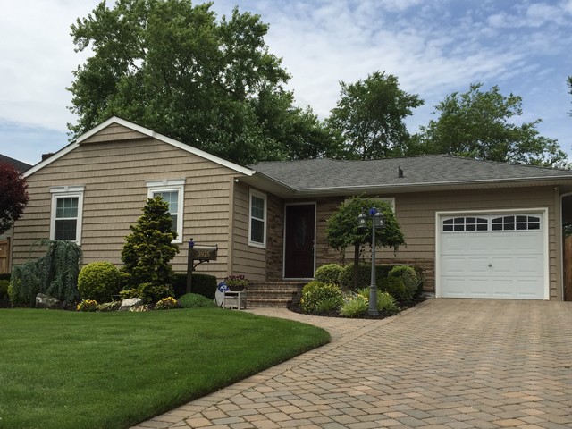 Seaford Siding - Tuscan Clay Shakes with Plum Creek Ledgestone ...