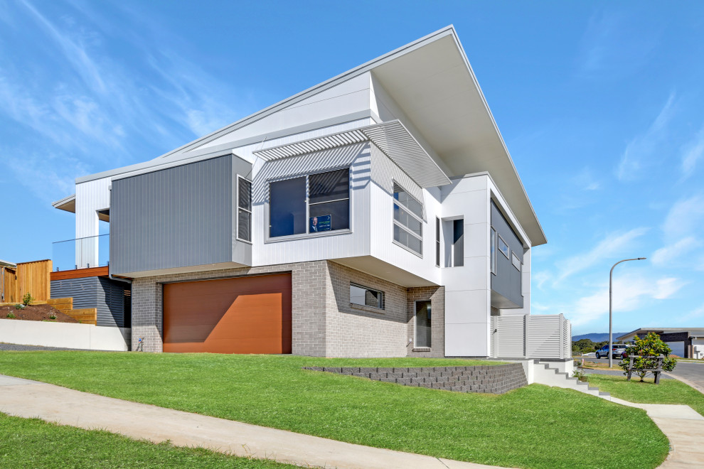 Seaside Duplex - Beach Style - Exterior - Sydney - by Cory Webb Design ...