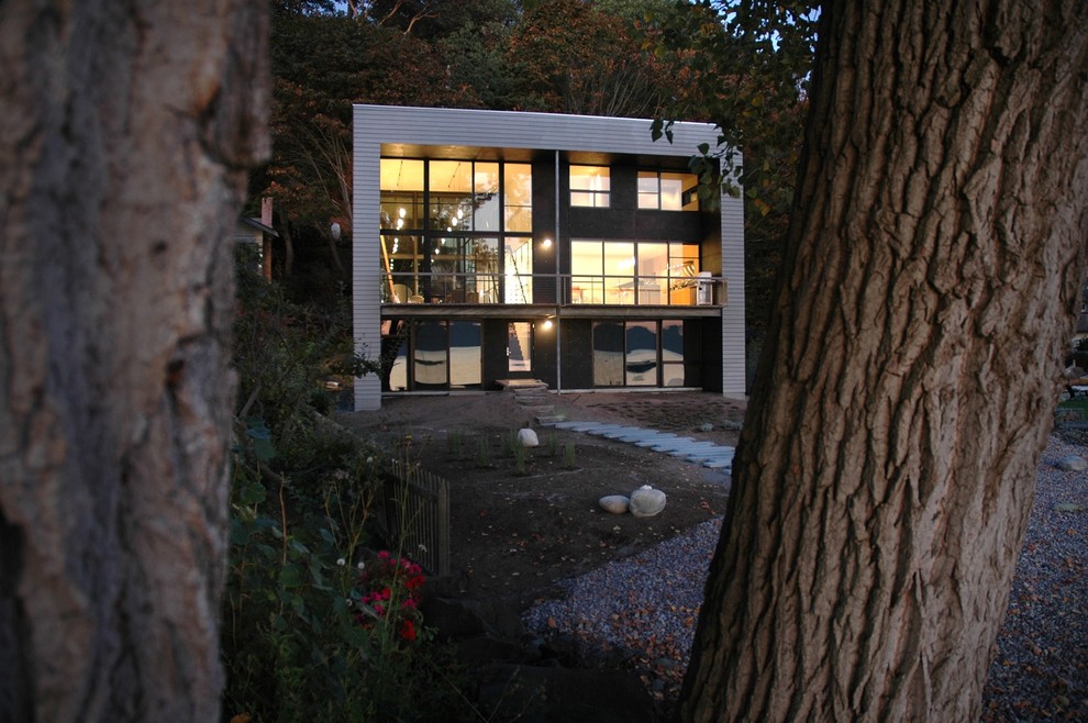 Seola Beach House - Contemporary - Exterior - Seattle - by Eggleston ...
